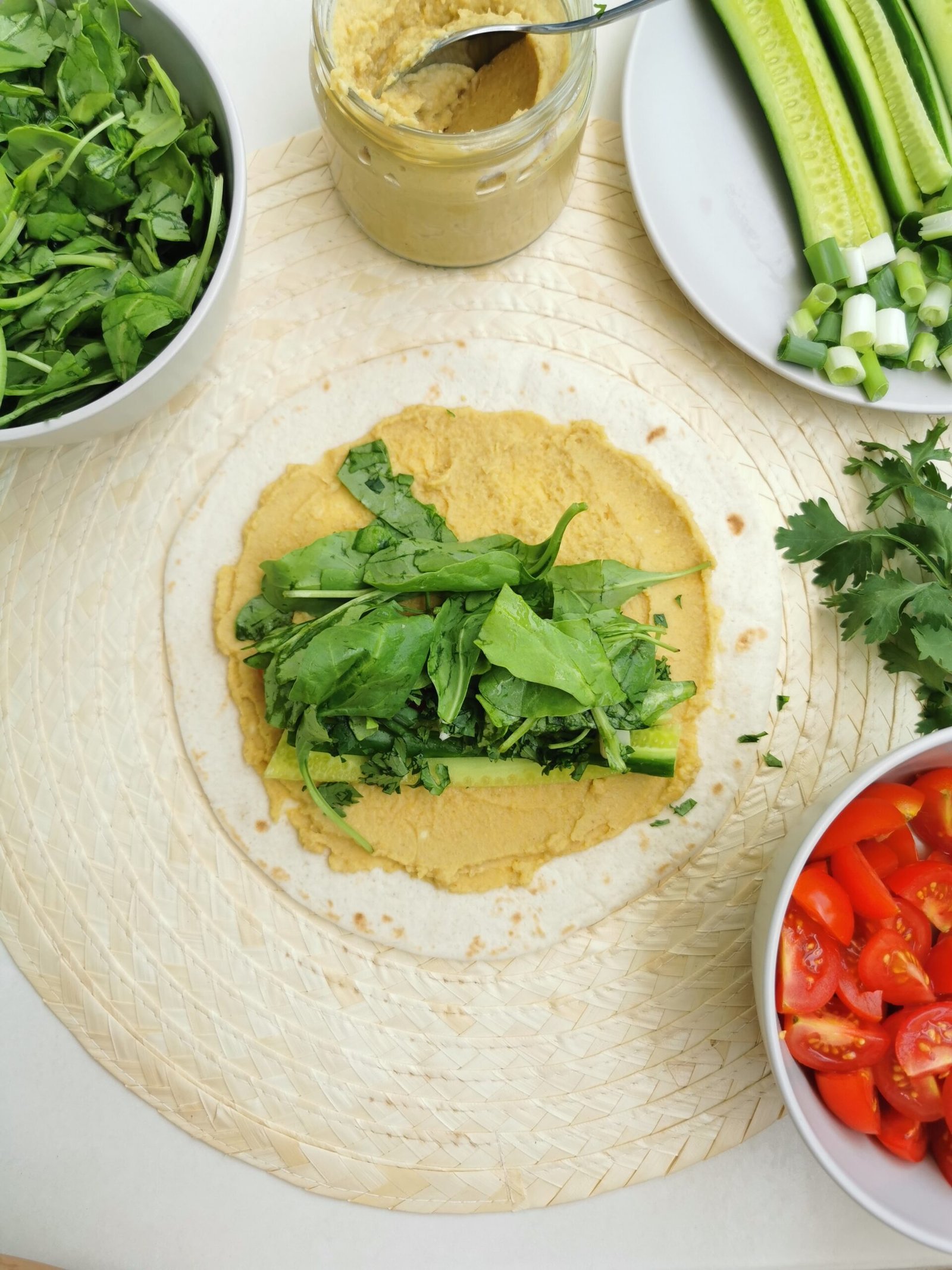 Bocadillo vegetal – un Wrap de hummus - Estilo Crocante