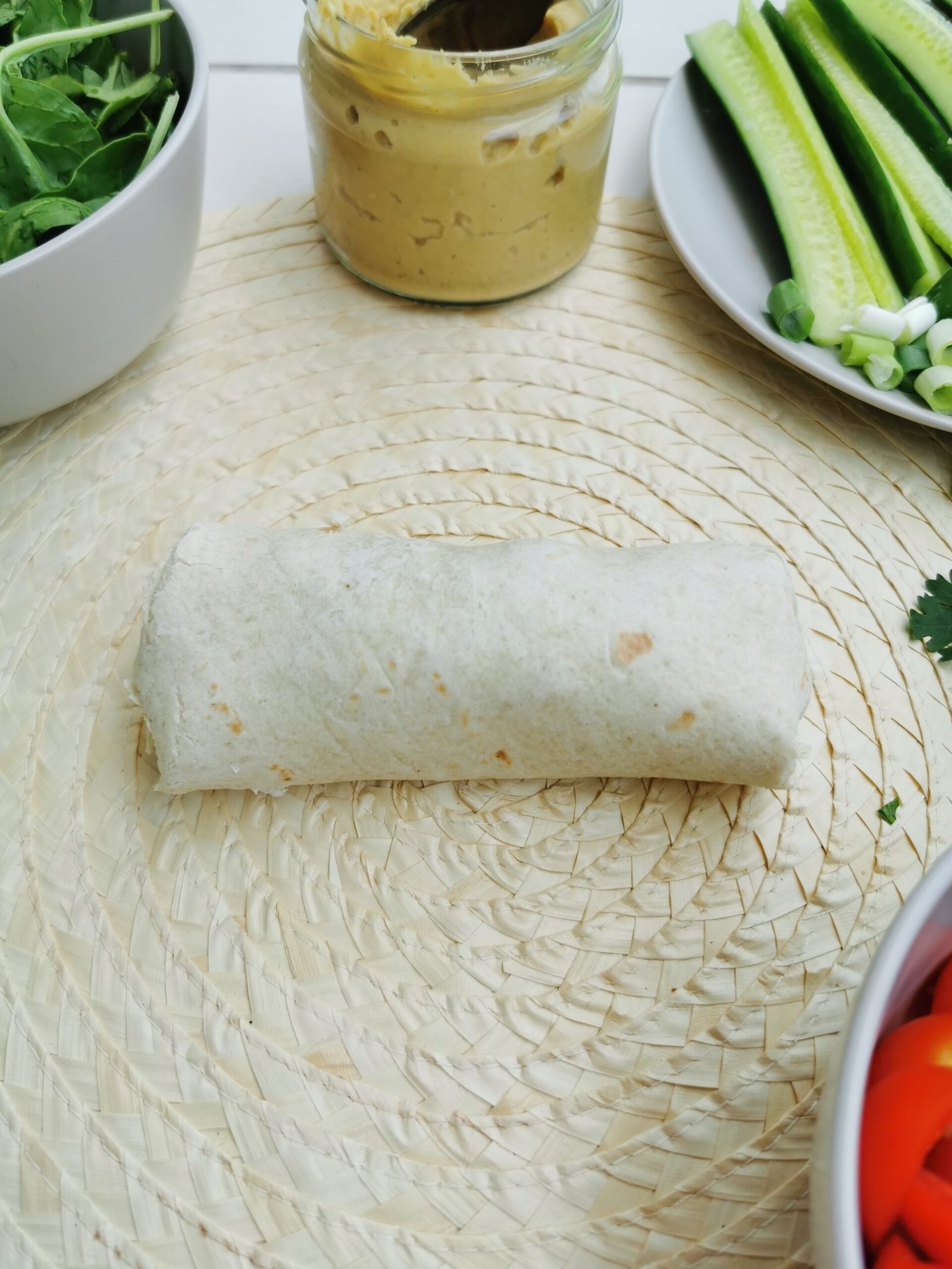Bocadillo vegetal – un Wrap de hummus - Estilo Crocante